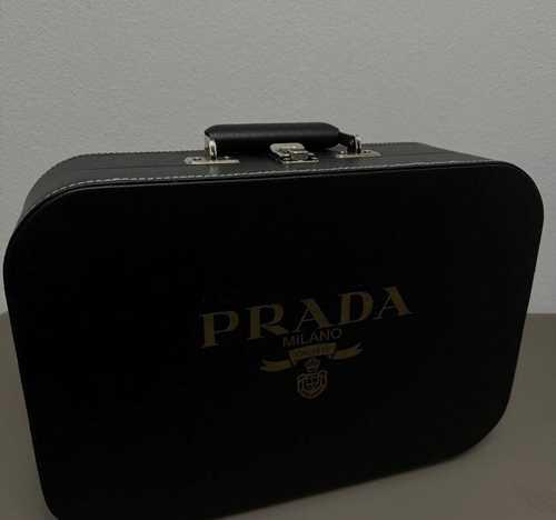 Патефон Prada