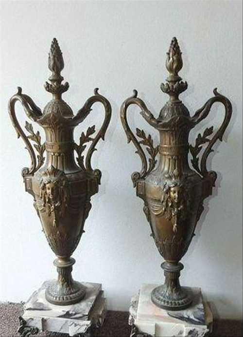 Антикварные вазы на камин