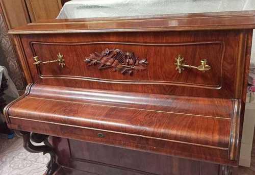 Продается коричневое стариное пианино petrof
