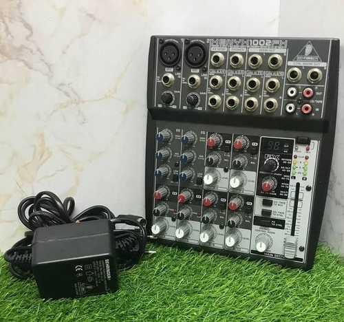 Микшерный пульт behringer Xenyx 1002FX