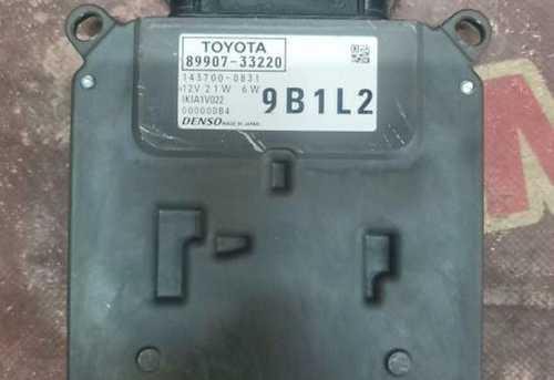 Блок управления фарой Toyota Camry