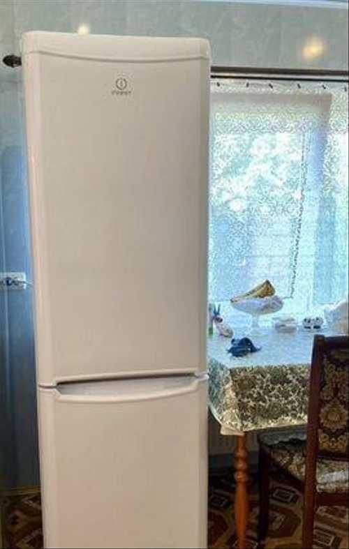Холодильник indesit no frost 185см в отл.состояние