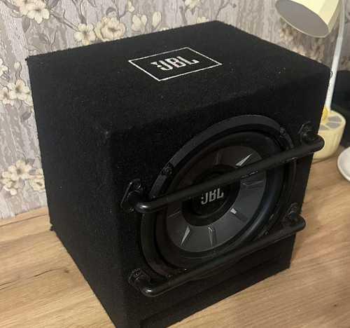 Активный сабвуфер jbl
