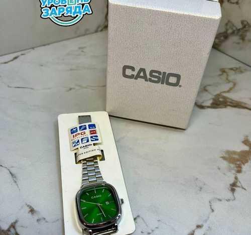 Наручные часы Casio с зелёным циферблатом