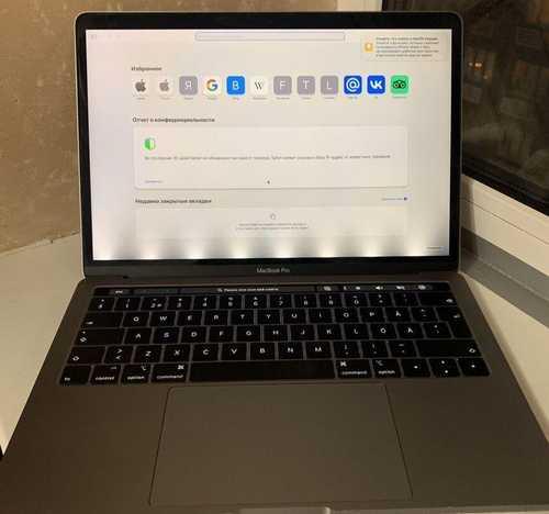 Деффект Macbook pro 13 2019 Touch Bar