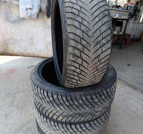 Rockblade Winterplus Stud II 245/40 R20 99