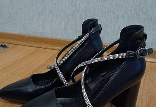 Новые женские туфли 37-37,5 размер