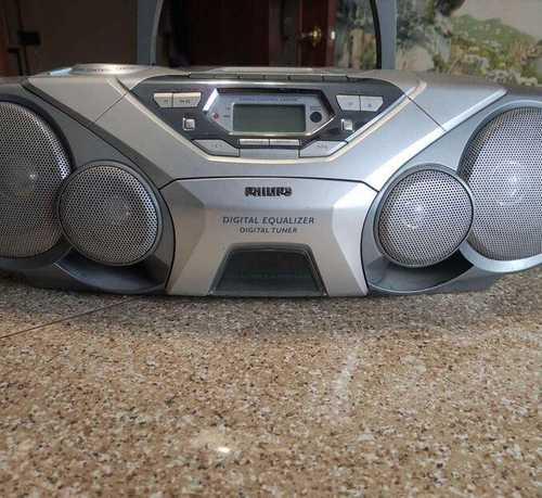 Кассетный магнитофон Fhilips с радио