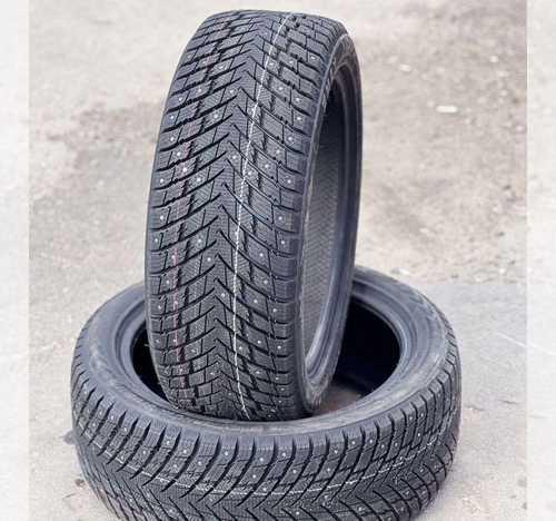 Zmax Winternova Stud II 235/35 R19 122T