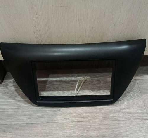 Рамка под монитор на Mitsubishi lancer 9