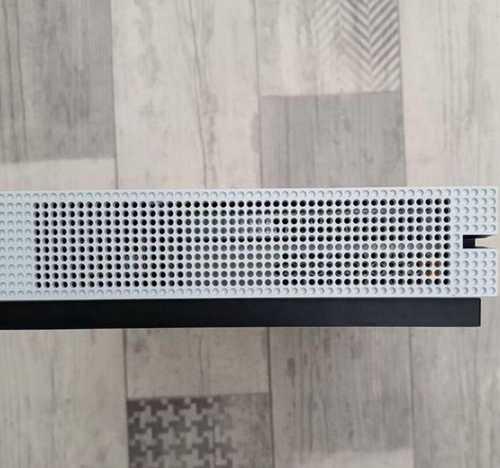 Xbox one s 1tb с играми