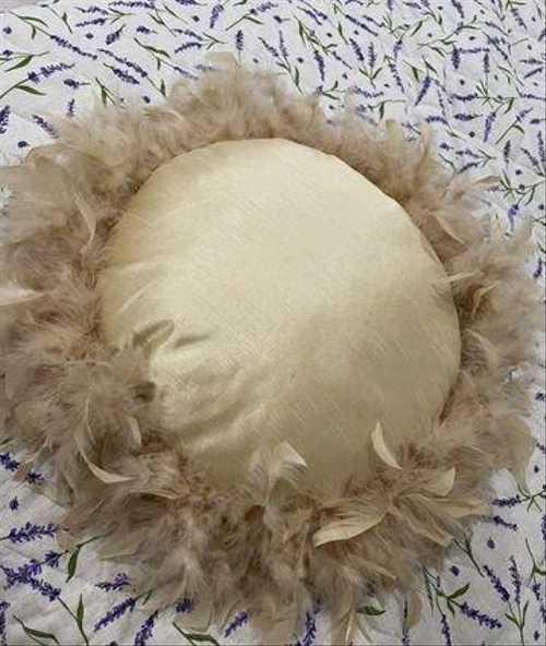 Zara home подушка круглая с перьями