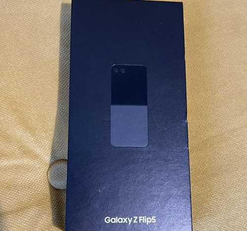 Samsung Galaxy Z Flip5, 8/512 ГБ