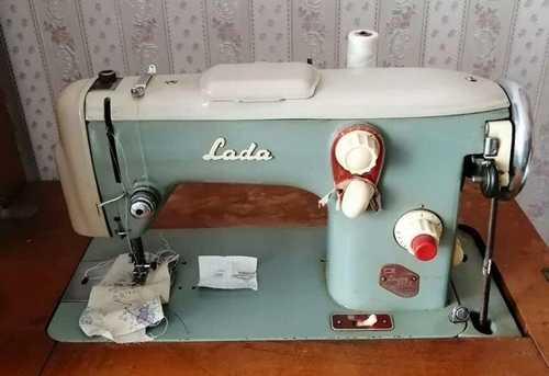 Швейная машина LADA. Просто умеет все