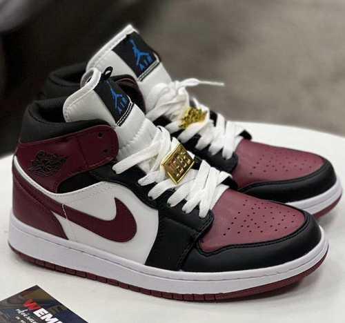 Nike Air Jordan 1 Mid, Dark Beetroot