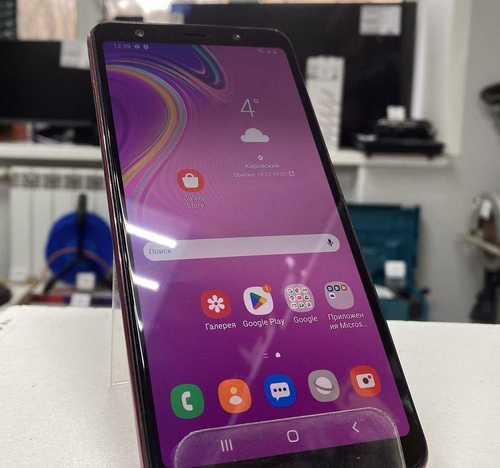 Samsung Galaxy A7 (2018), 4/64 ГБ