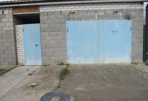 Гаражные ворота и дверь для гаража