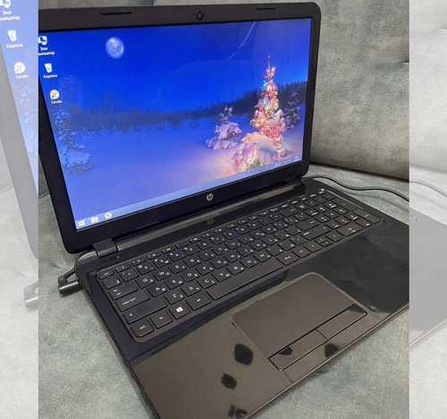 Ноутбук HP Pavilion 15-r050sr