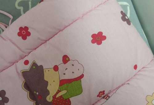 Бортики в детскую кроватку с одеялом и подушкой