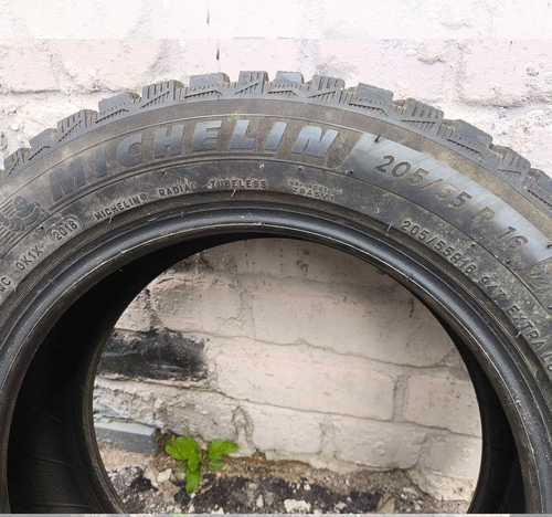 Michelin X-Ice North 4 205/55 R16