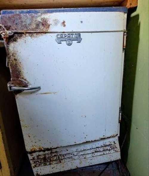 Антикварный Холодильник Саратов 1955г