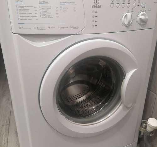 Стиральная машина Indesit wisl 105