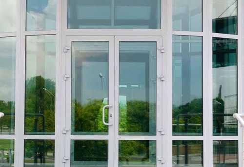 Двери алюминиевые фасадные