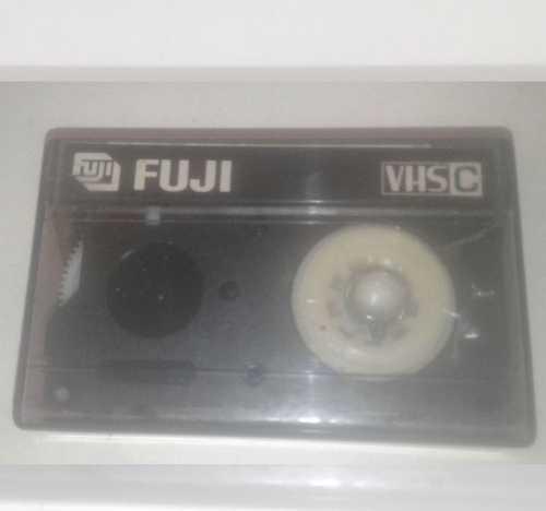 Для видеокамеры Видеокассета VHS-C Fuji, Fine qual