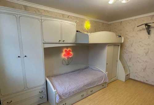 Комплект мебели Infiniti/двухъярусная кровать+шкаф