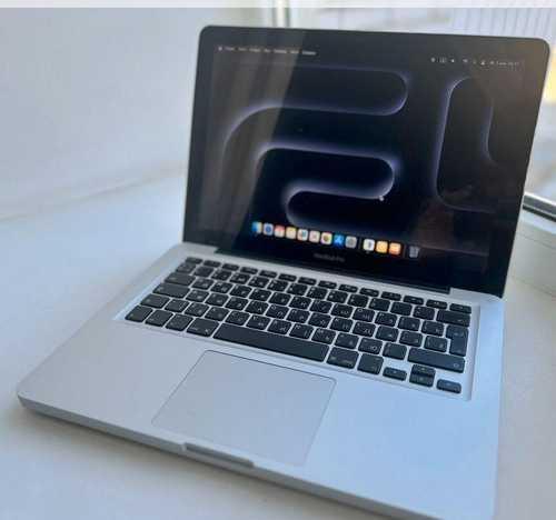 Apple macbook pro 13 i5/8GB/SSD Sequoia