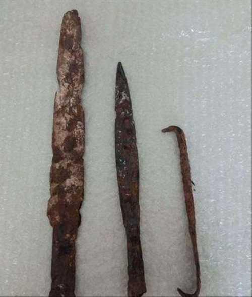 Античный нож и наконечник
