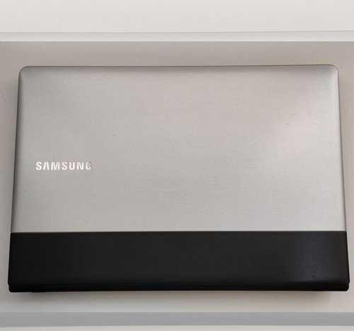 Ноутбук Samsung NP 300 E