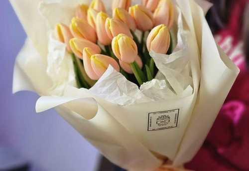Тюльпаны цвет года Персиковый 21шт