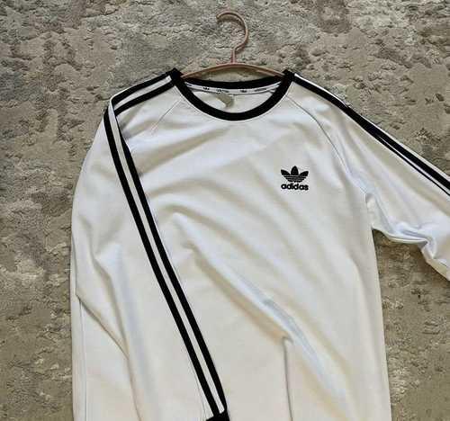 Лонгслив adidas белый