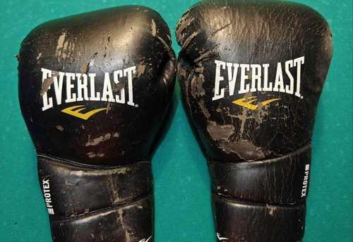 Боксерские перчатки 12 oz Everlast некондиция