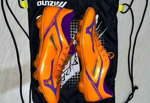 Футбольные бутсы mizuno