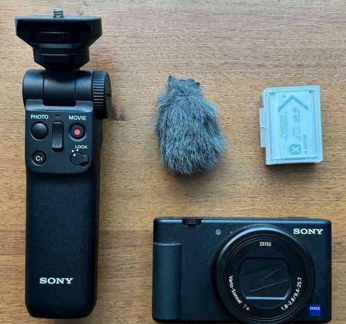 Фотоаппарат Sony ZV-1 Комплект блогера Lite