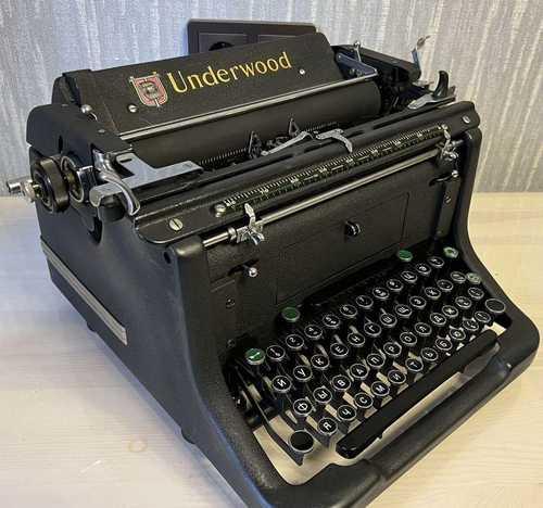 Пишущая (печатная) машинка Underwood Master