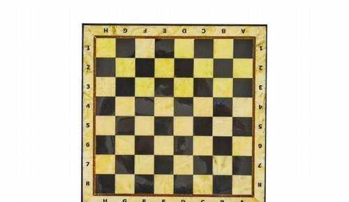 Шахматный ларец из янтаря средний