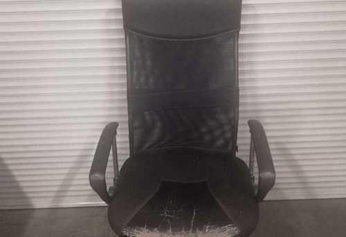 Компьютерное кресло чёрное