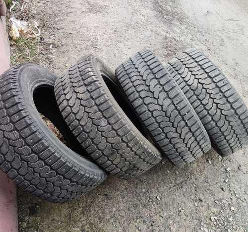 Yokohama Ice Guard IG10 215/60 R16