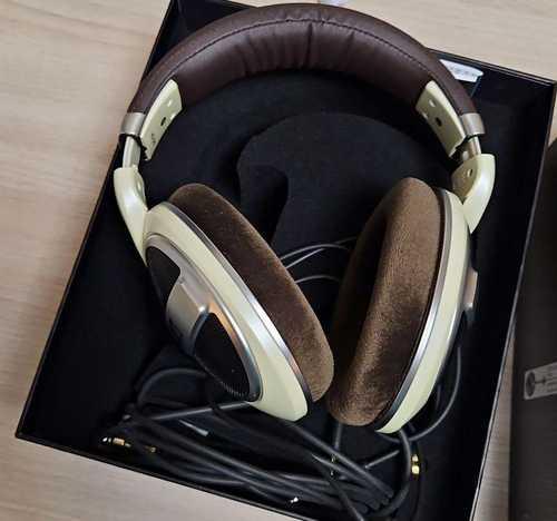 Наушники Sennheiser HD 599 как новые