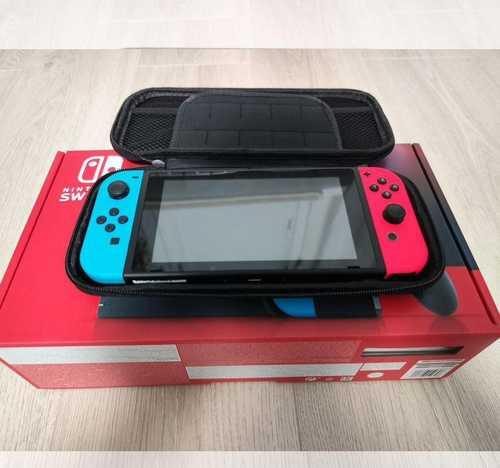 Nintendo Switch (2-ая ревизия),кейс,micro sd 32gb