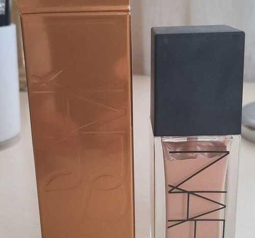 Праймер бустер хайлайтер Nars medium Simos