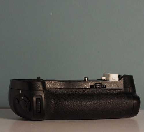 Nikon MB-D17