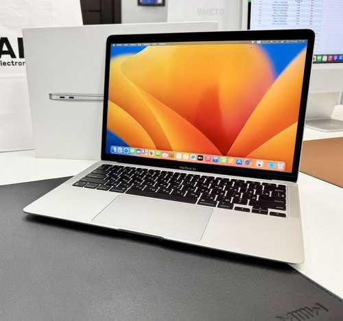 MacBook Air 13 M1 A2337 8/256Gb Silver АКБ 100%