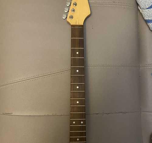 Гриф Stratocaster
