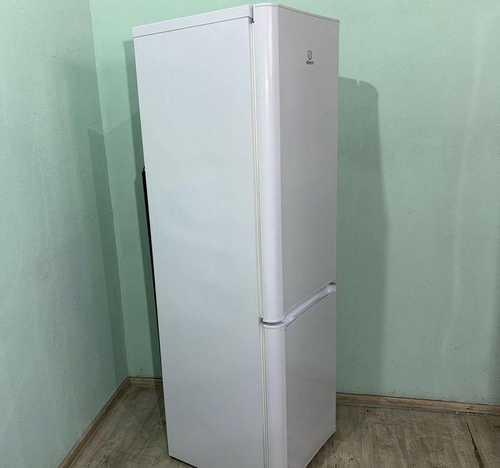 Холодильник indesit by