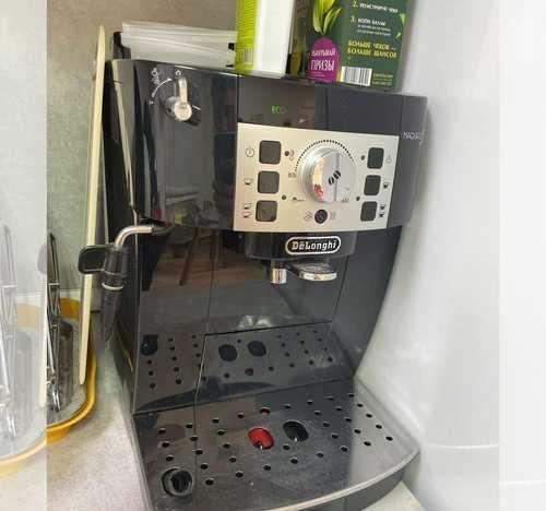 Кофемашина delonghi magnifica s