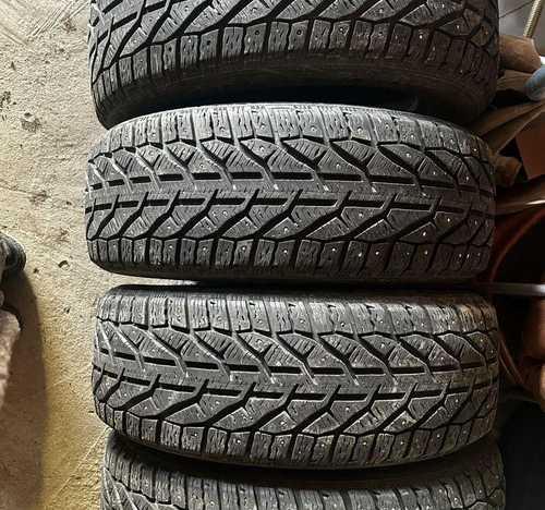 Kormoran SUV Stud 235/60 R18